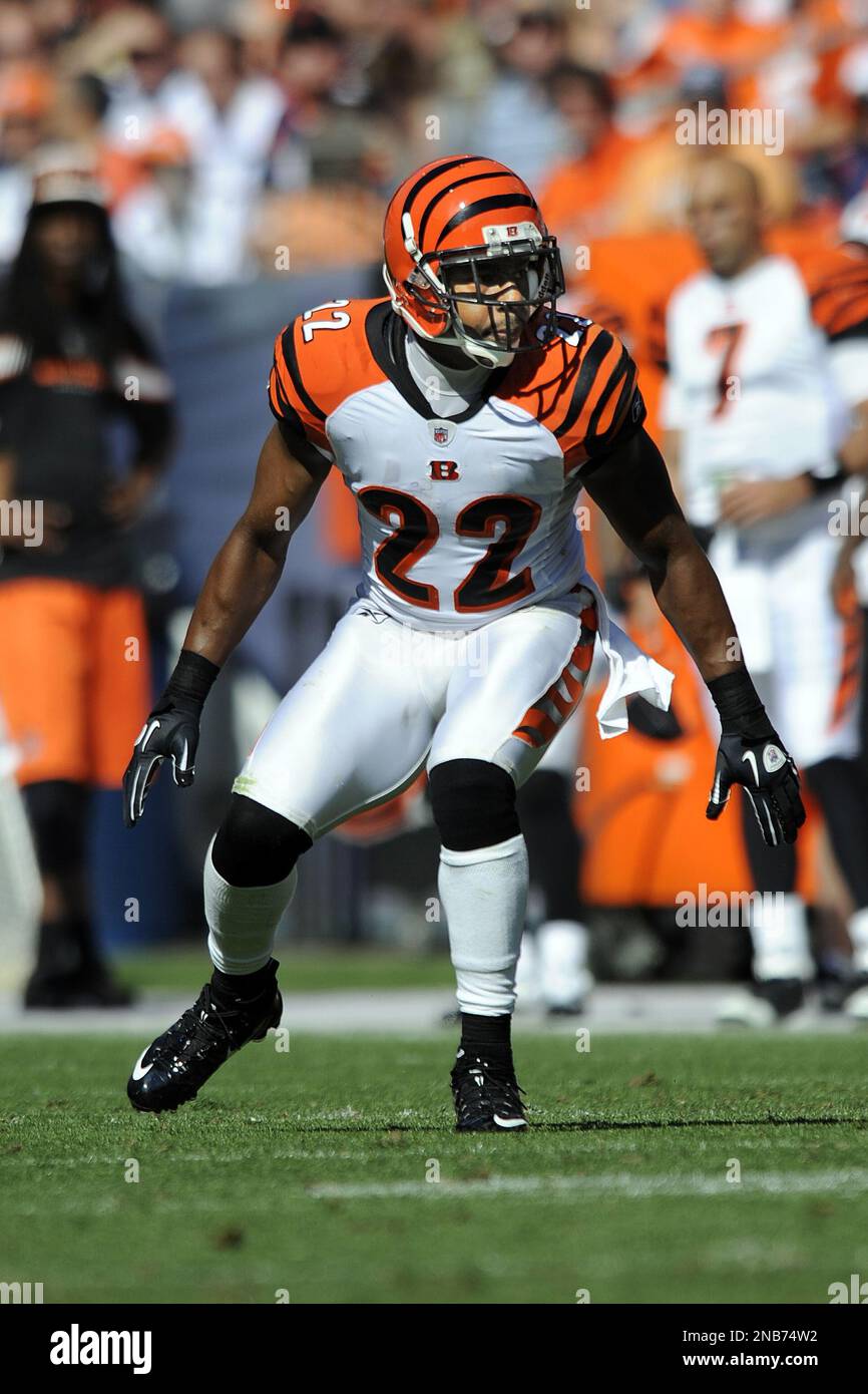 Cincinnati Bengals cornerback Nate Clements plays against the Denver ...