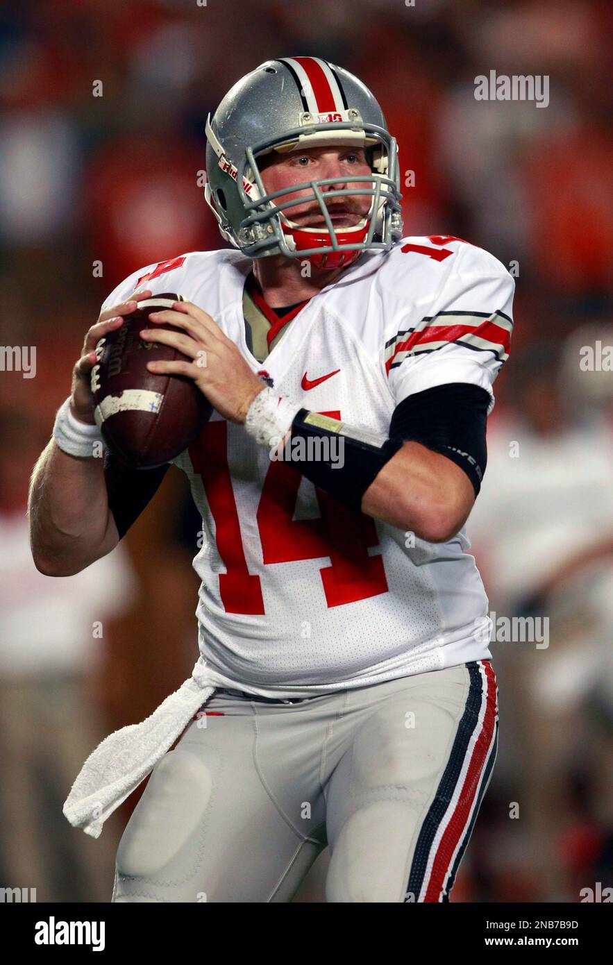 Ohio State quarterback Joe Bauserman drops back to pass during the ...