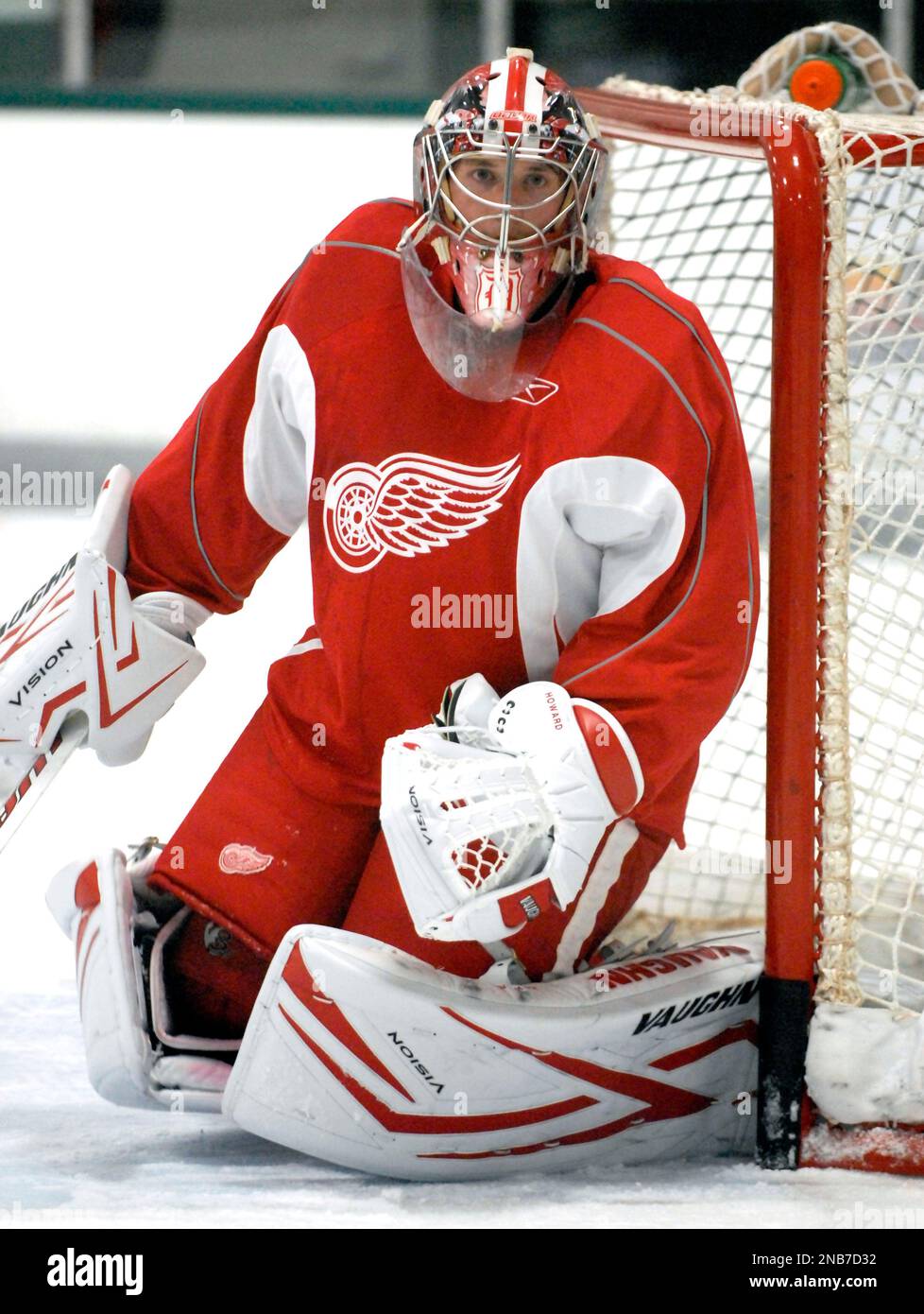 Detroit Red Wings goalie Jimmy Howard watches a puck as he defends the ...