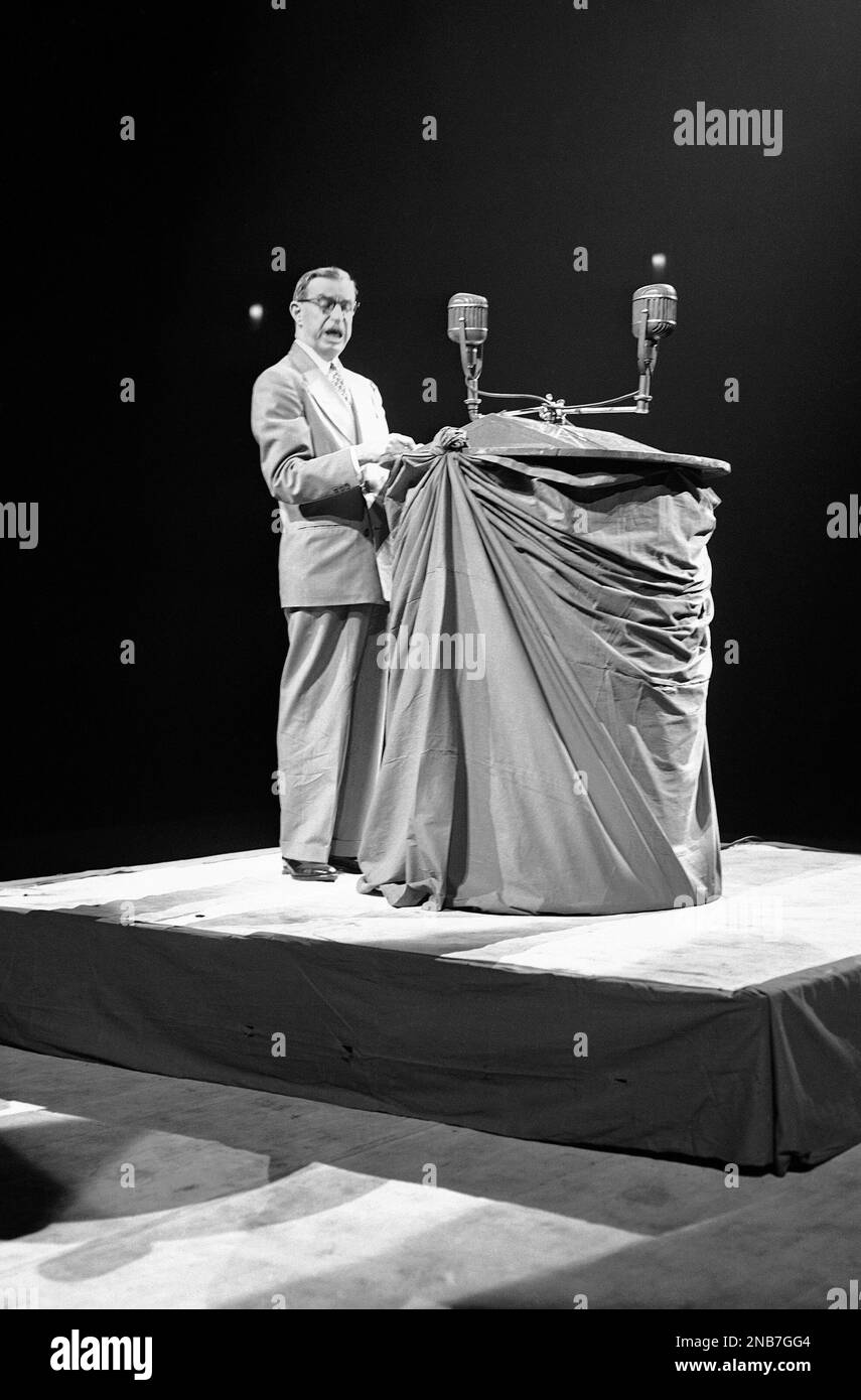 Senator Dennis Chavez (D-N.M.) speaking at the Hebrew Rally at Madison ...