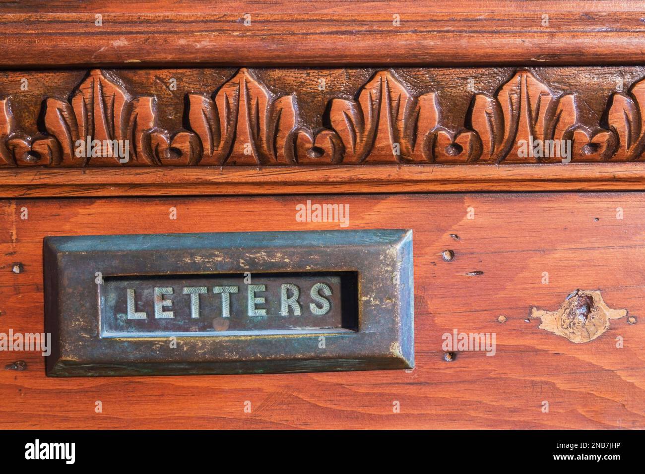 Mail slot in door hi-res stock photography and images - Alamy
