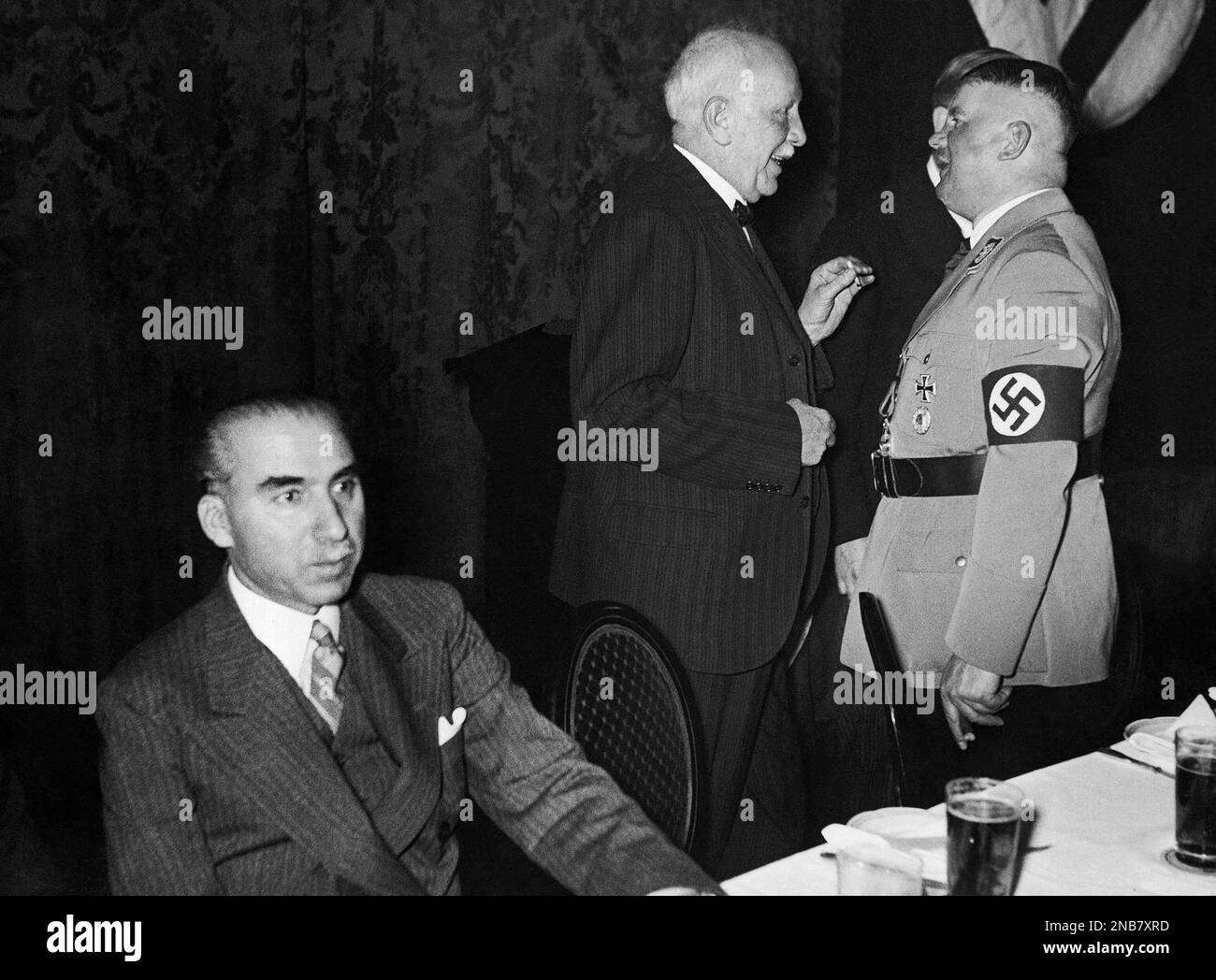 Minister Ernst Roehm talks to the famous composer Richard Strauss in ...