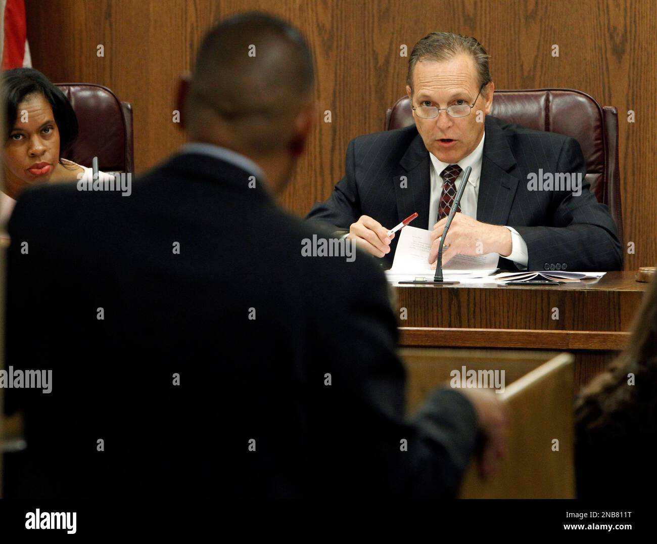 Sen. Andy Biggs, R-Gilbert, right, talks to Sen. Steve Gallardo, D ...