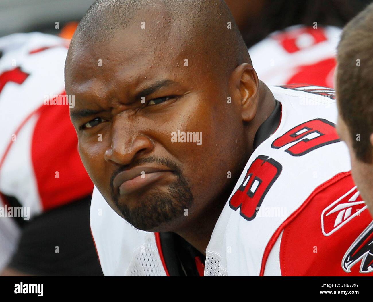 Atlanta Falcons tight end Reggie Kelly on the bench in the second half ...
