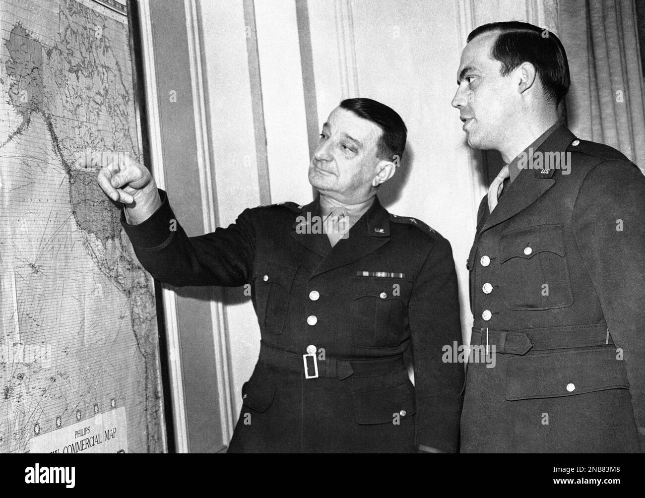 Rice Yahner, right, Associated Press war correspondent in London on Nov ...