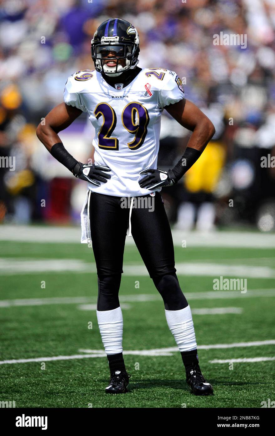 Baltimore Ravens defensive back Cary Williams waits to line up for a ...