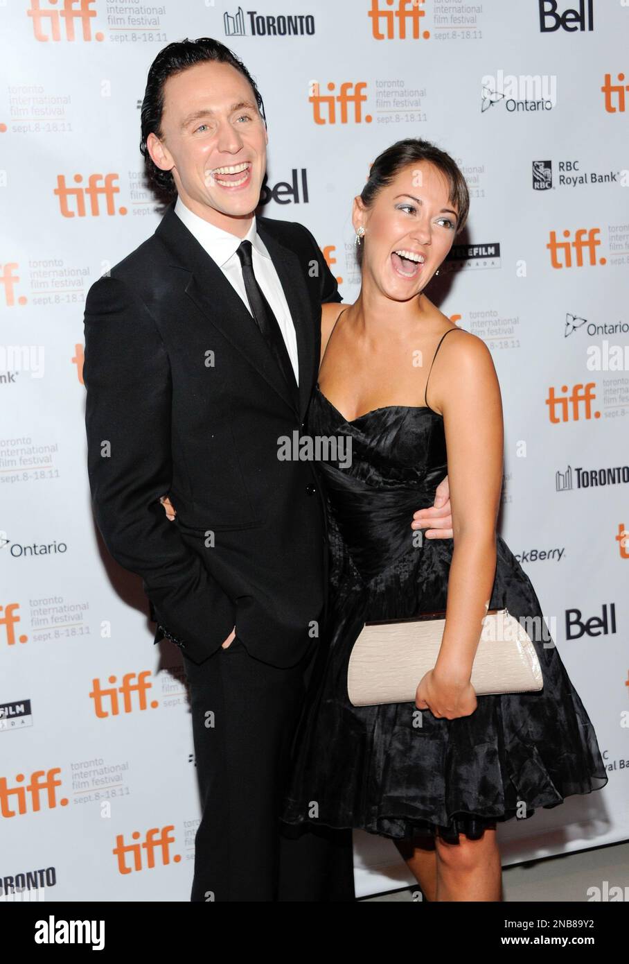 Tom Hiddleston And Susannah Fielding Kissing