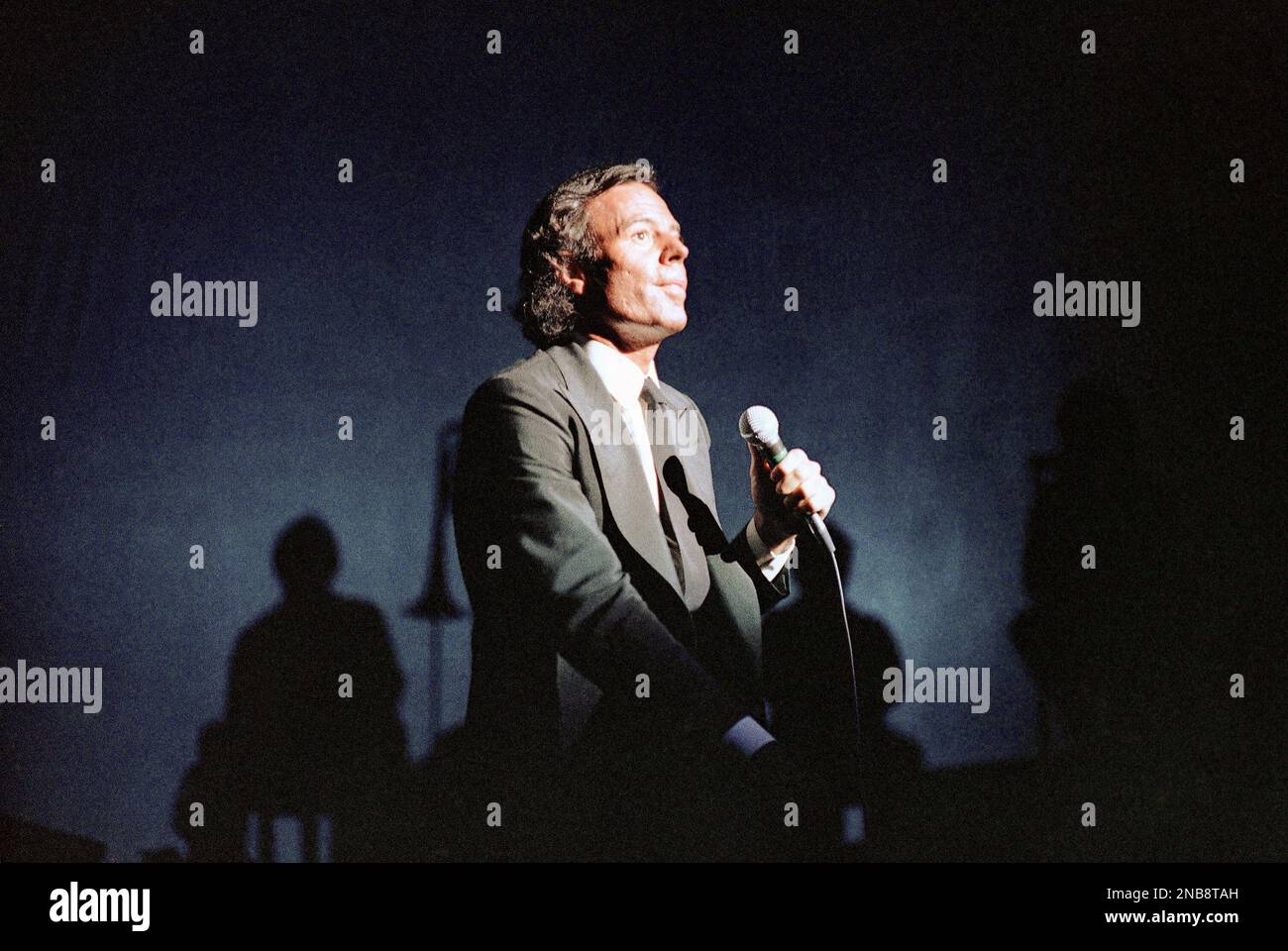 julio-iglesias-sings-during-his-performance-on-stage-at-radio-city