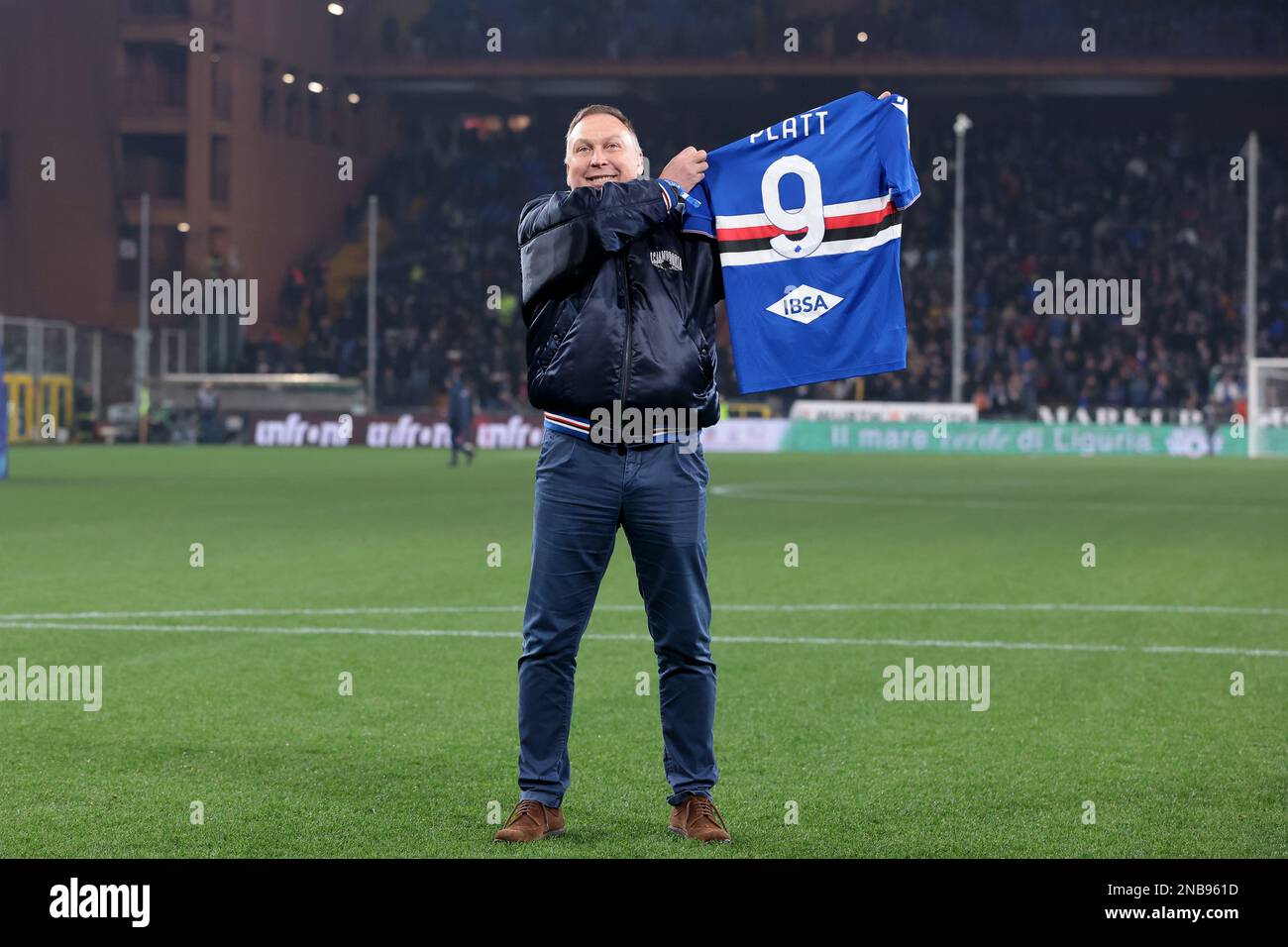 David platt nottingham forest player hi-res stock photography and ...