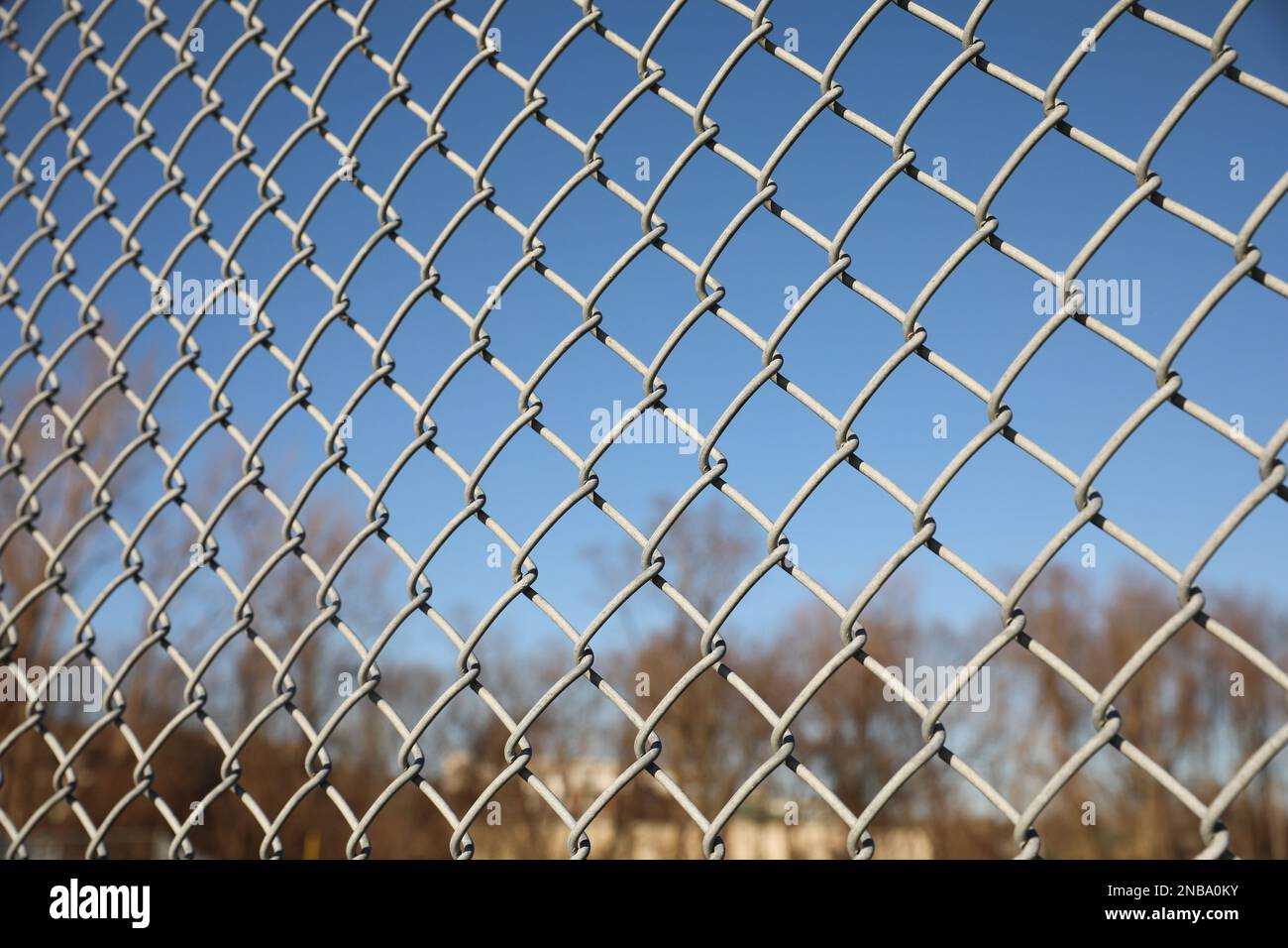 Metal chain link fence hi-res stock photography and images - Alamy
