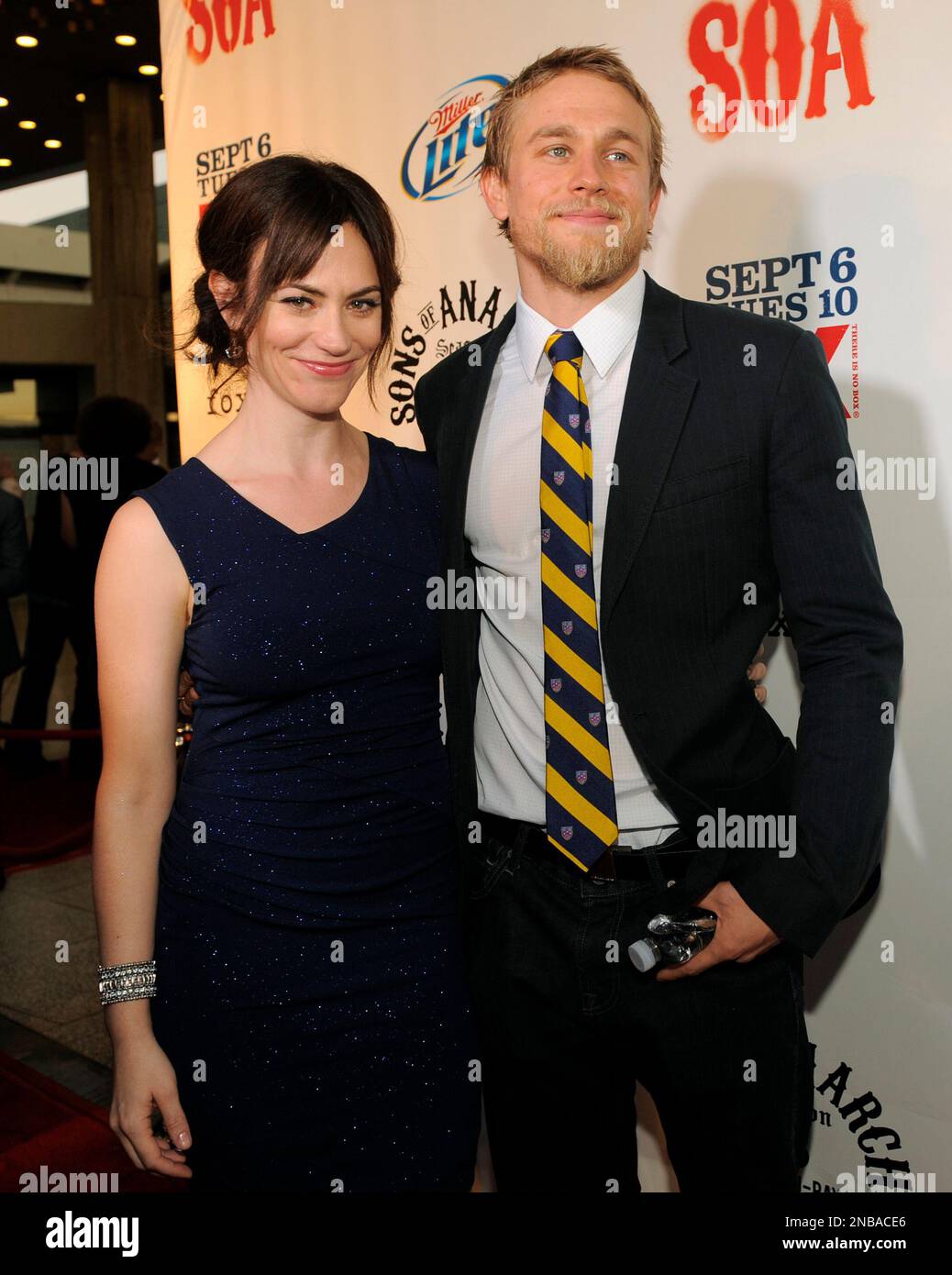Charlie Hunnam And Maggie Siff