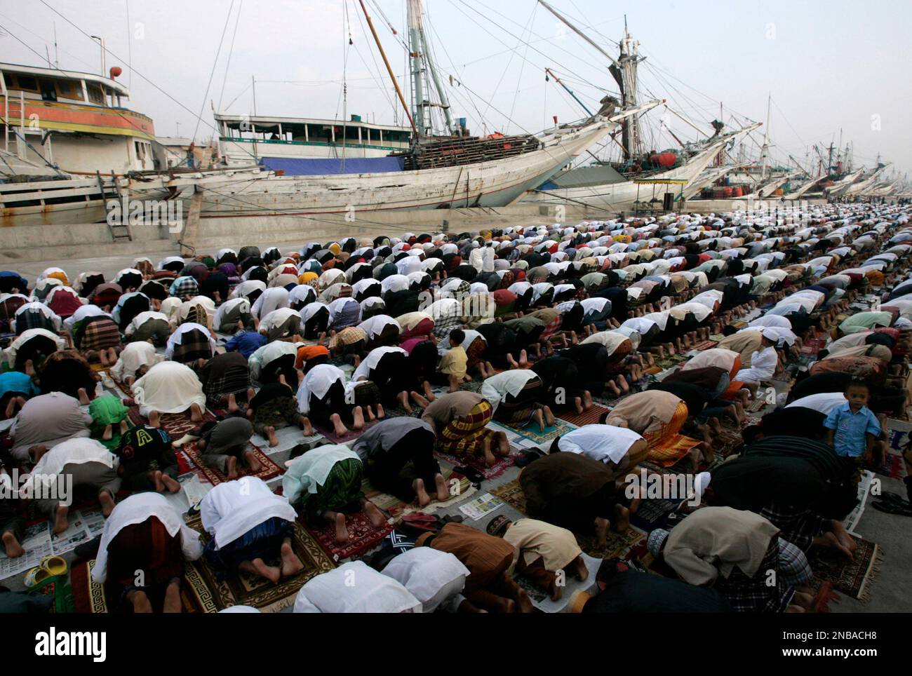 Indonesian Muslims offer Eid al-Fitr prayers that marks the end of the ...
