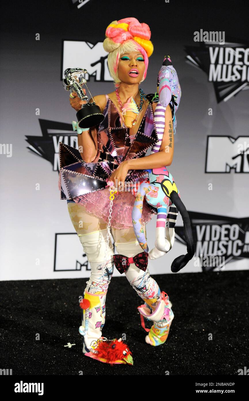 Nicki Minaj Super Bass Outfit