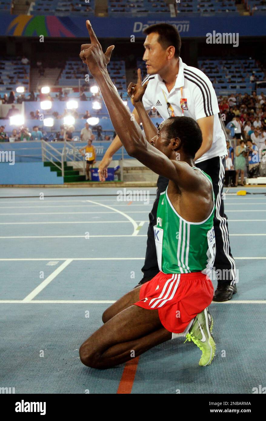Ethiopia's Ibrahim Jeilan celebrates winning gold in the Men's 10,000m ...
