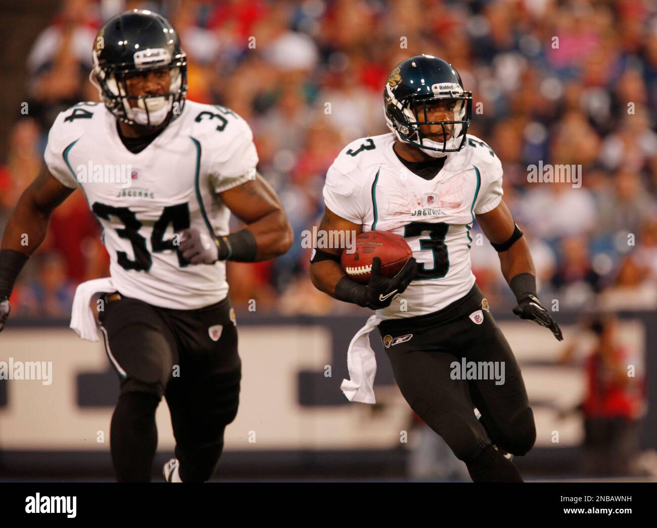 Jacksonville Jaguars' Scotty McGee (3) returns a kickoff as teammate ...