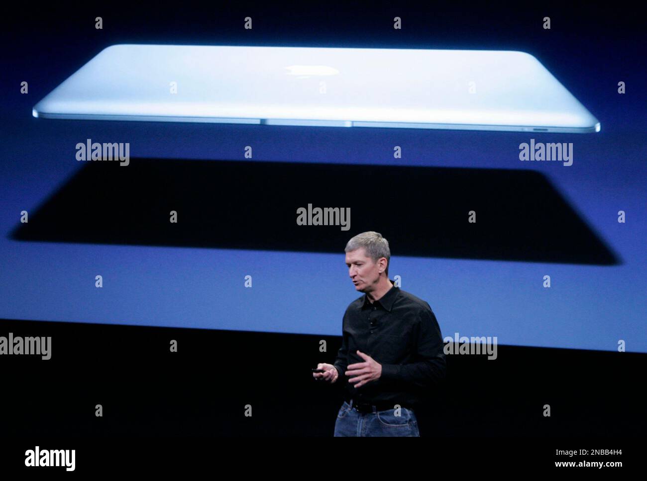 In this Oct. 14, 2008 photo shows Apple's chief operating officer, Tim ...