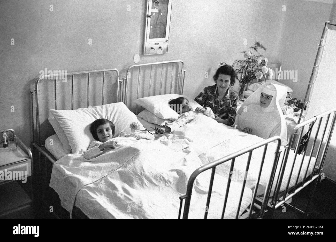 Maria Santina, left, and Giuseppina Foglia, the Italian Siamese twins ...