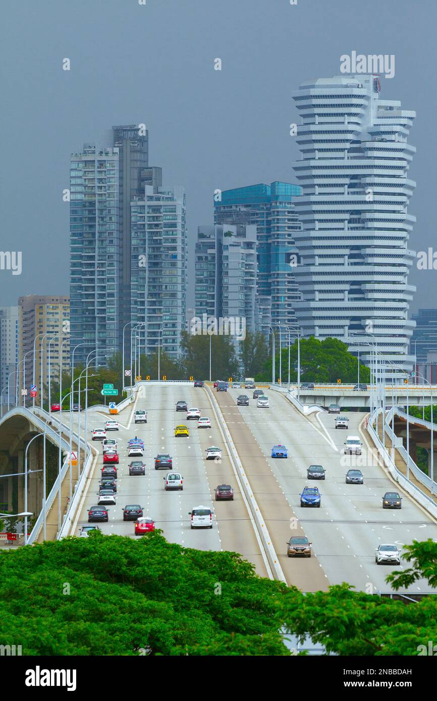 Traffic on the Benjamin Sheares Bridge in Singapore Stock Photo - Alamy
