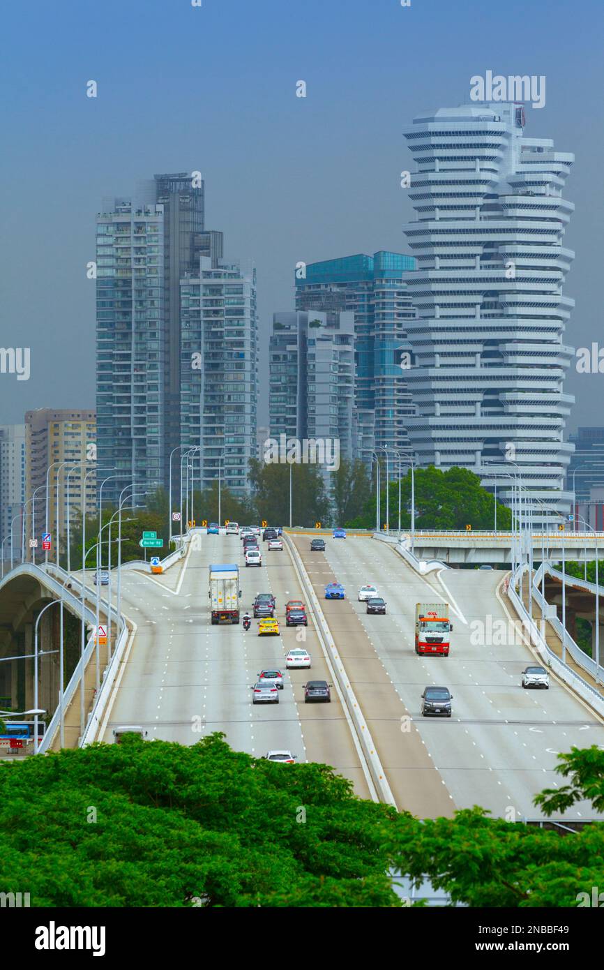 Traffic on the Benjamin Sheares Bridge in Singapore Stock Photo - Alamy