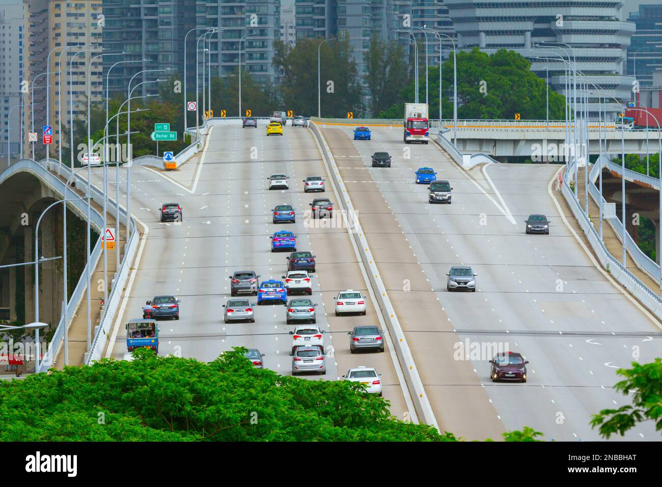 Traffic on the Benjamin Sheares Bridge in Singapore Stock Photo - Alamy