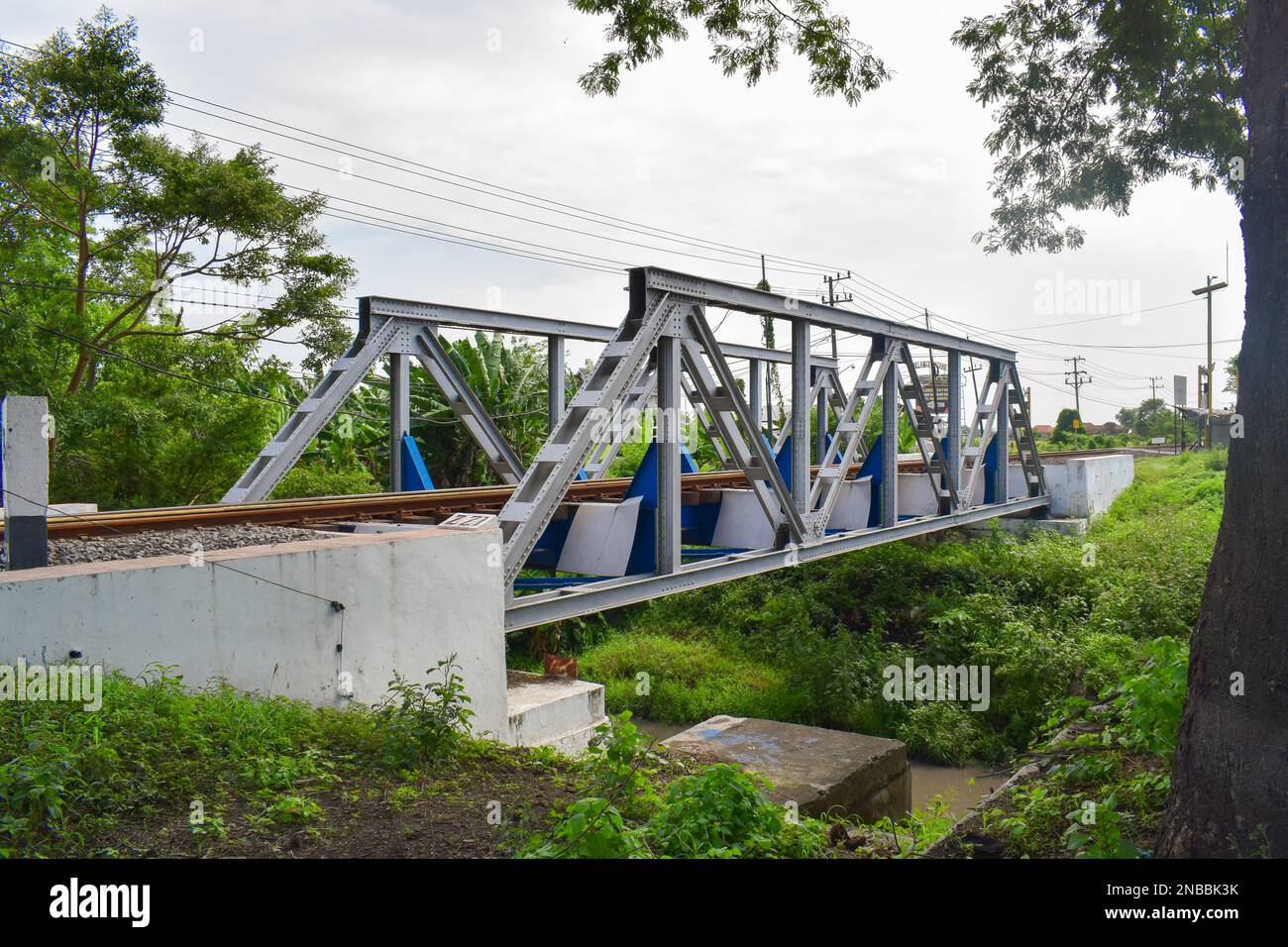 Rustic steel railroad bridge hi-res stock photography and images - Alamy