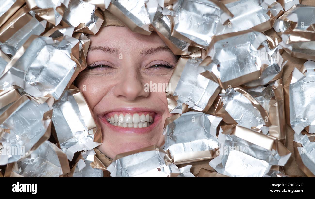 Plastic candy wrappers hi-res stock photography and images - Alamy