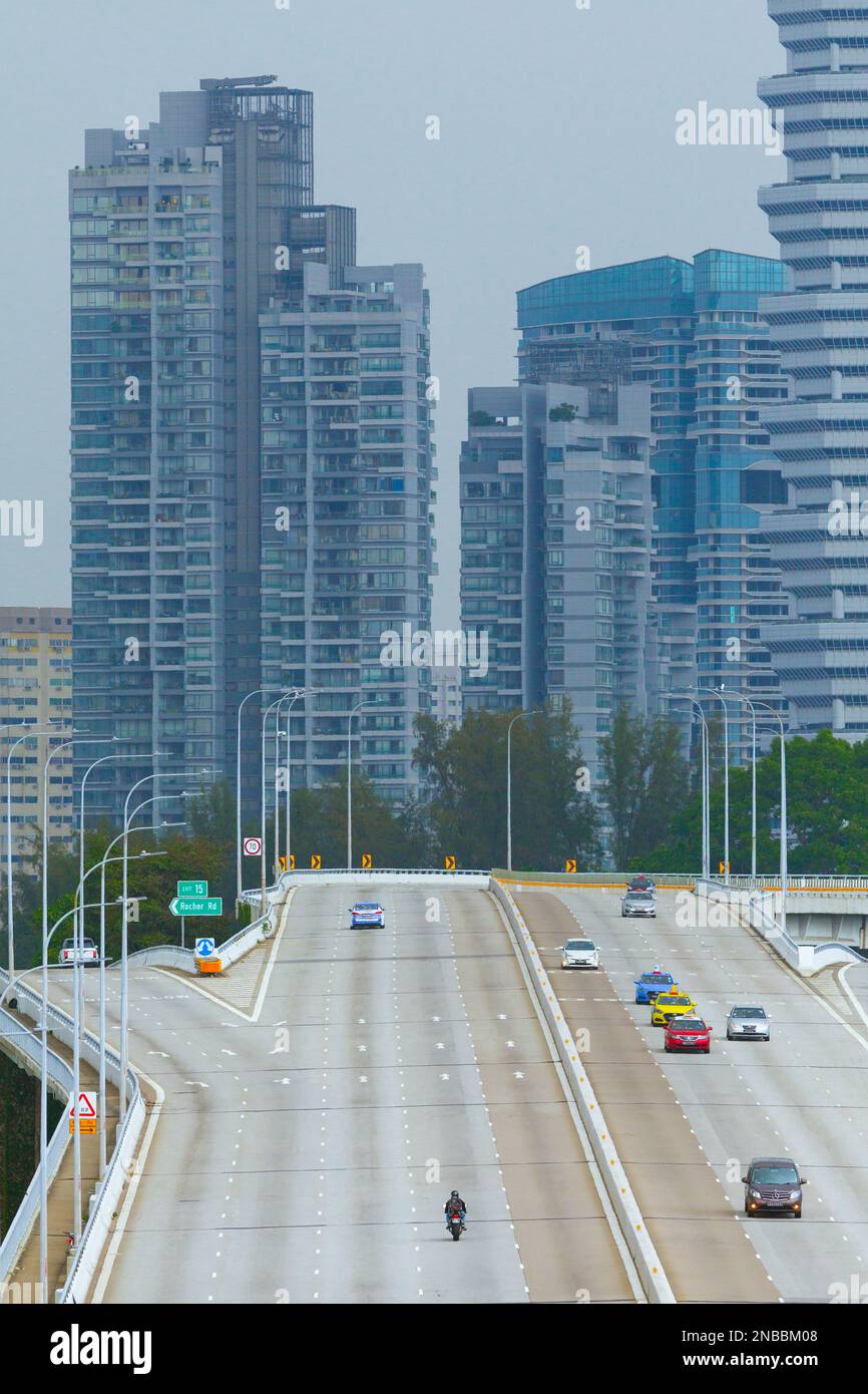 Traffic on the Benjamin Sheares Bridge in Singapore Stock Photo - Alamy