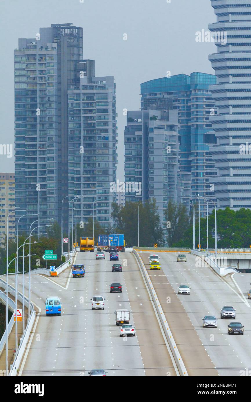 Traffic on the Benjamin Sheares Bridge in Singapore Stock Photo - Alamy