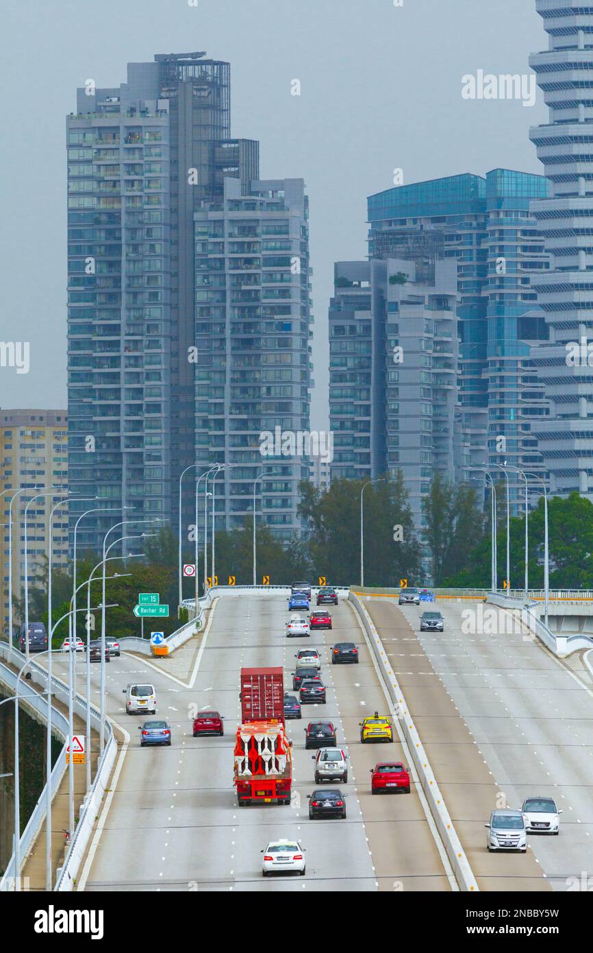 Traffic on the Benjamin Sheares Bridge in Singapore Stock Photo - Alamy
