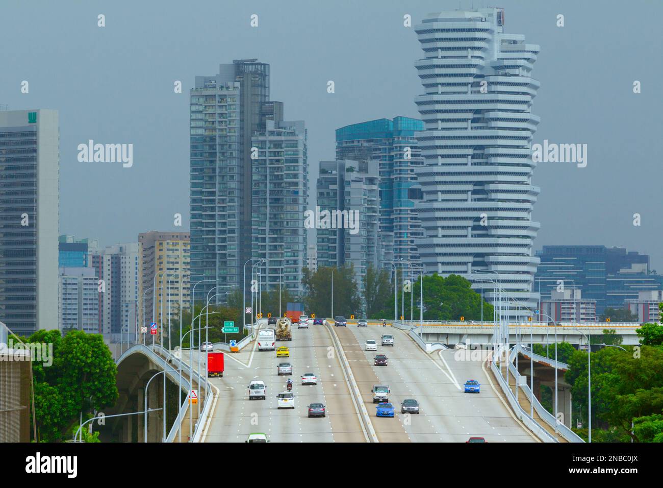 Traffic on the Benjamin Sheares Bridge in Singapore Stock Photo - Alamy