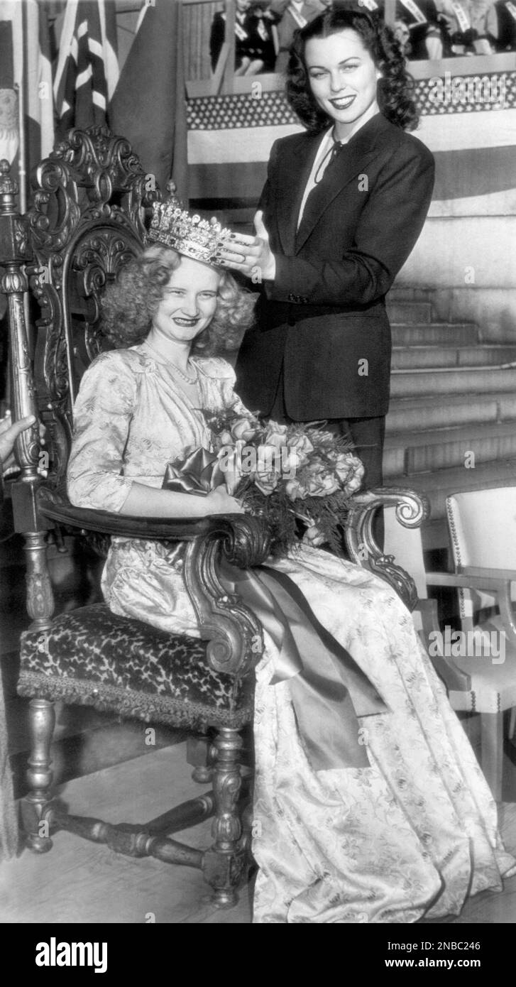 Bess Myerson, right, who is Miss America, crowns Annie Low Brock, a ...