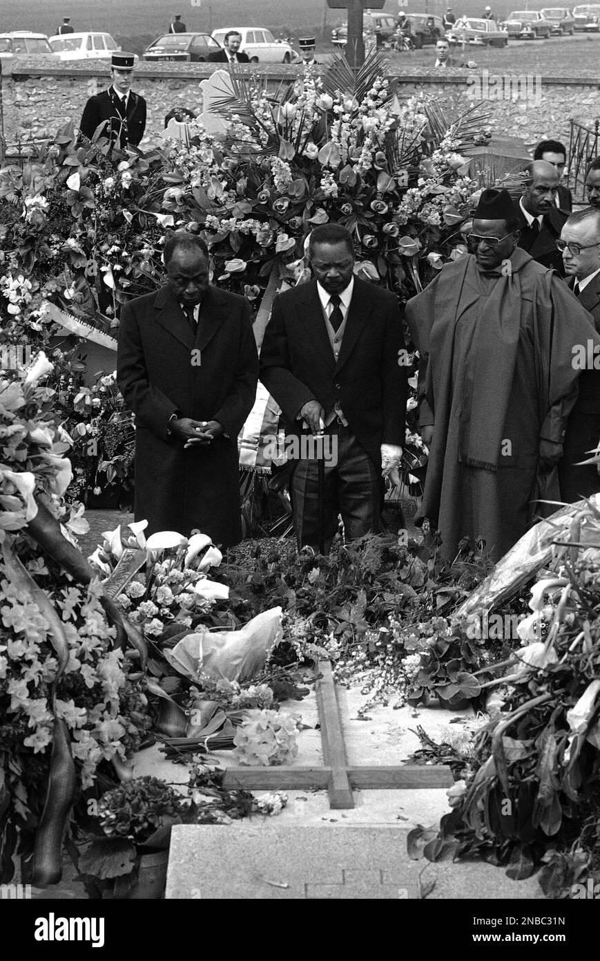 Paying their respects at the grave of late French President Georges ...