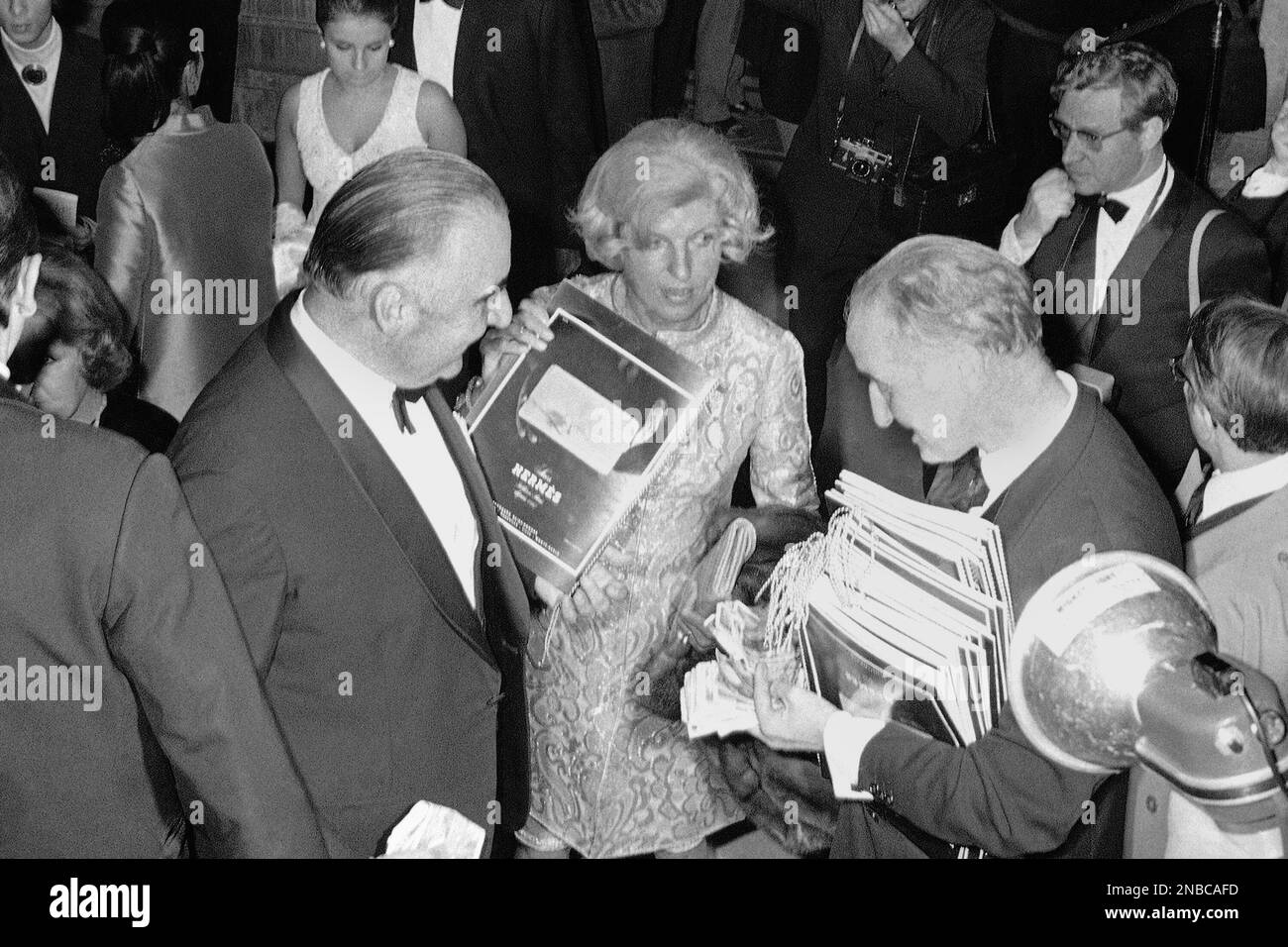 French Georges Pompidou, left, and his wife Claude Pompidou buy a ...