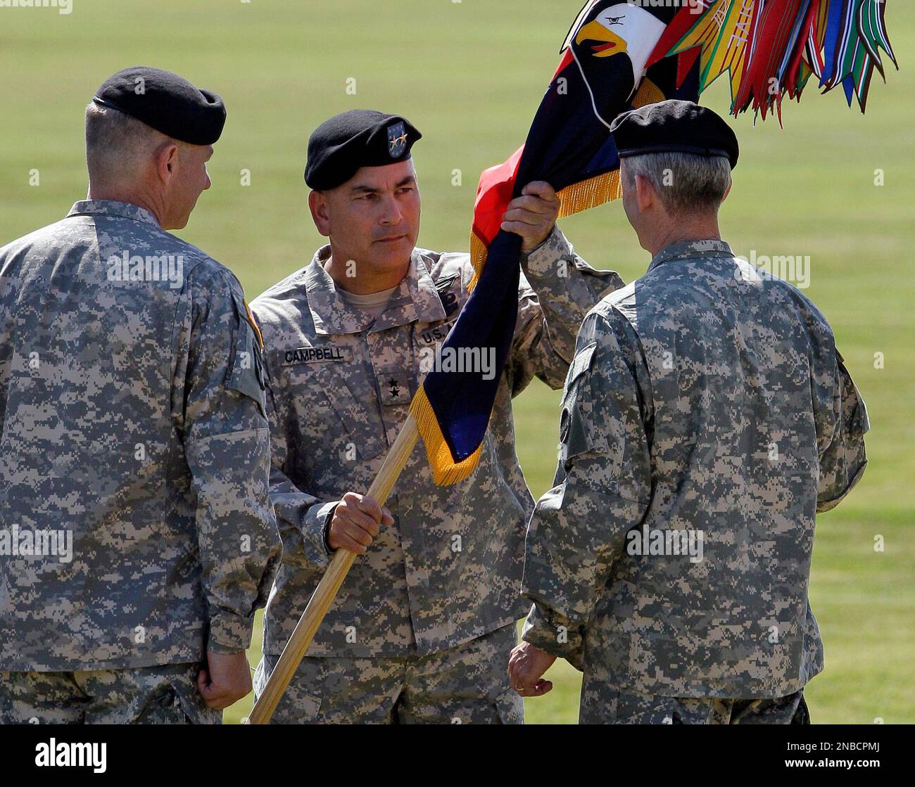 Maj. Gen. John F. Campbell, outgoing commander of the 101st Airborne ...