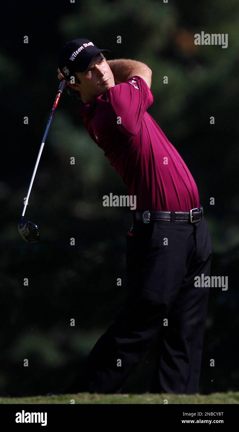 Kevin Streelman hits a drive on the 10th hole during the first round of ...