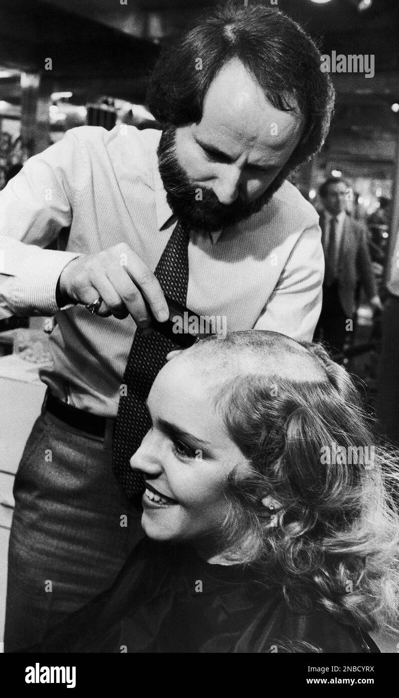 Chicago hairdresser John Amico creates "a new look for the 80s" for ...