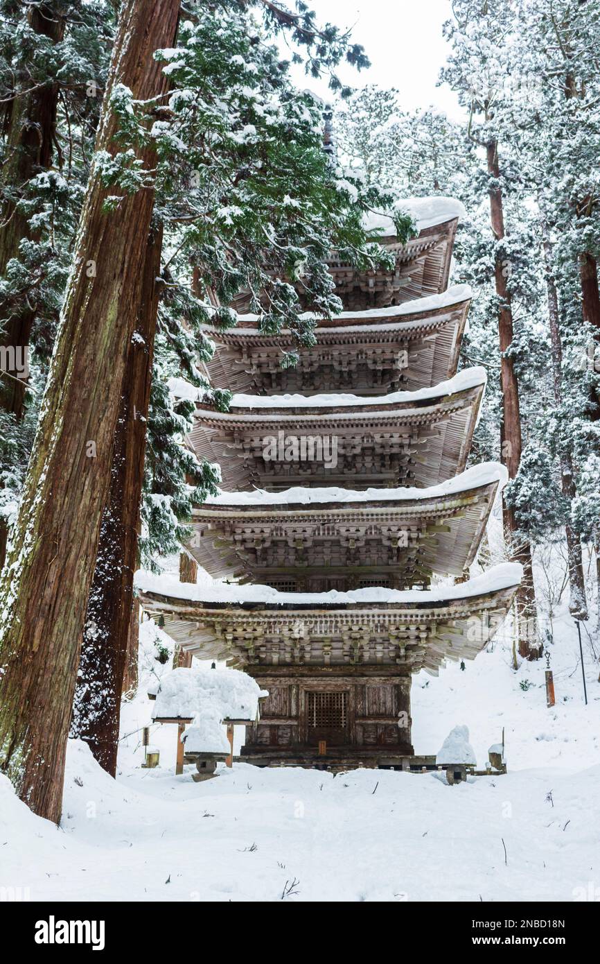 Dewa Sanzan - Hagurosan(Mt.Haguro), 5-storied pagoda, national treasure ...