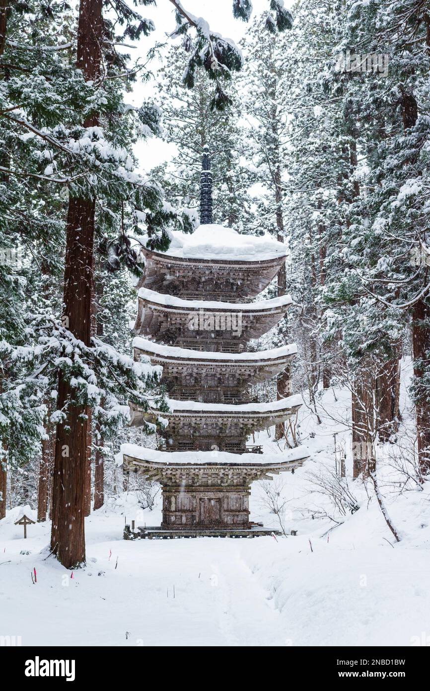 Dewa Sanzan - Hagurosan(Mt.Haguro), 5-storied pagoda, national treasure ...