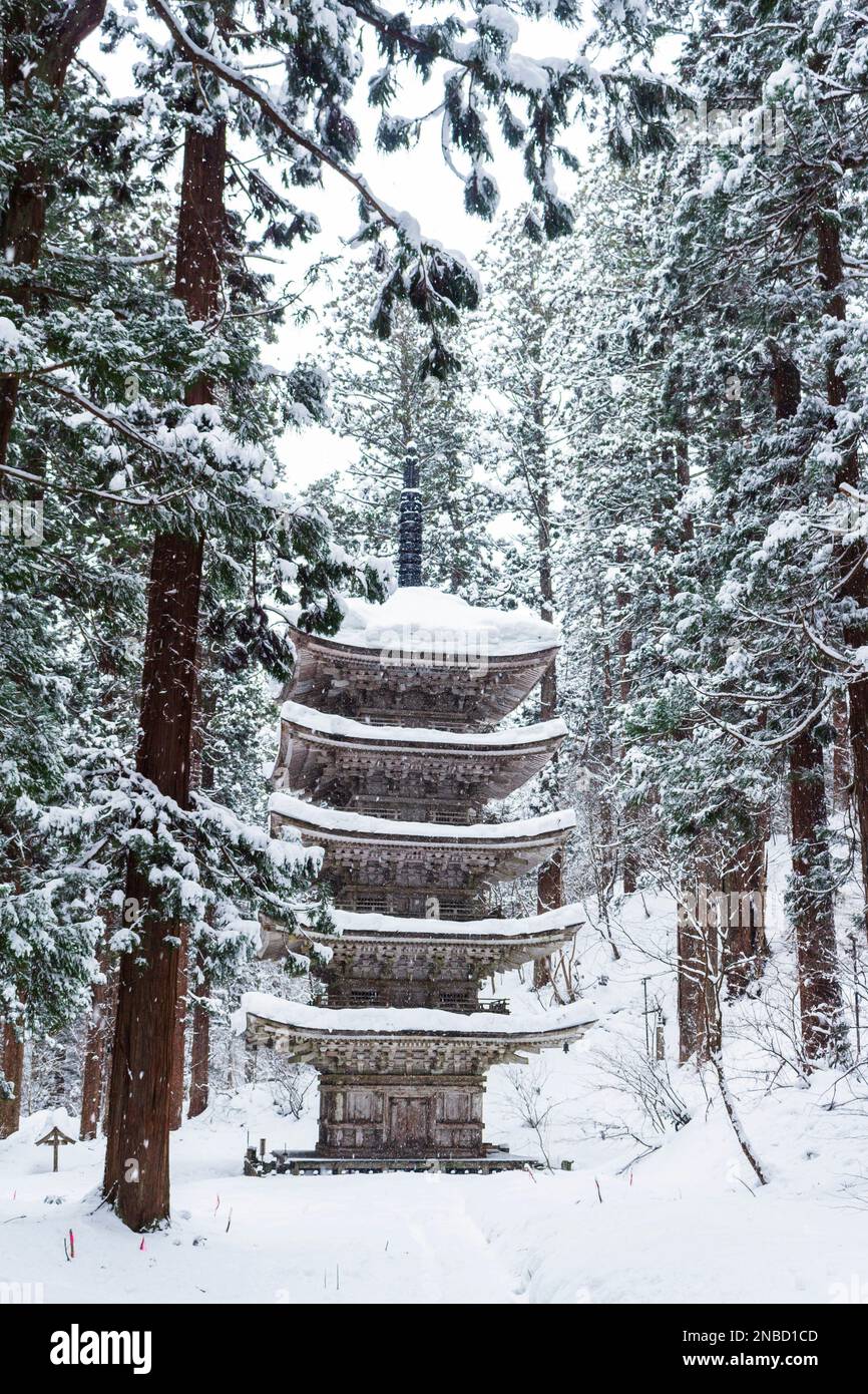 Dewa Sanzan - Hagurosan(Mt.Haguro), 5-storied pagoda, national treasure ...