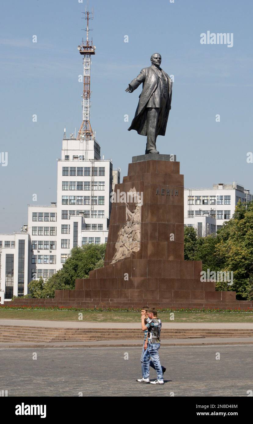 A Soviet-era monument to Vladimir Lenin in the central square of ...