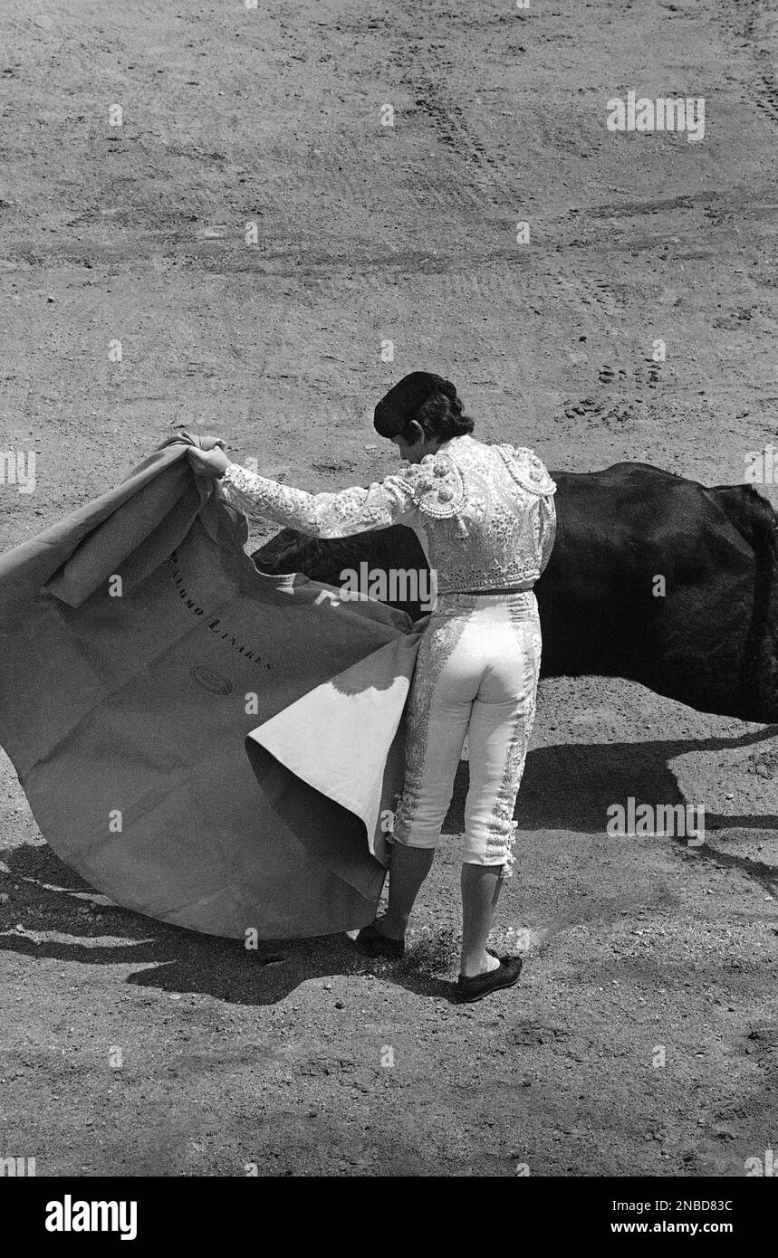 Mexican bullfighter Manolo Martinez is shown in action in the bull ring ...