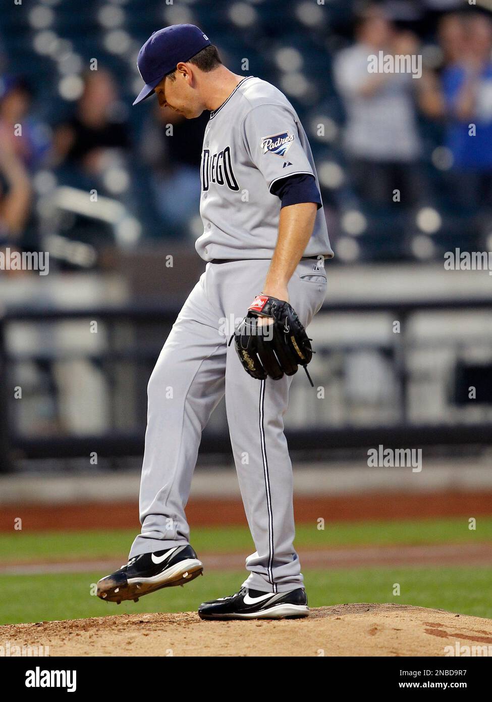 San Diego Padres pitcher Tim Stauffer kicks the dirt on the mound after ...