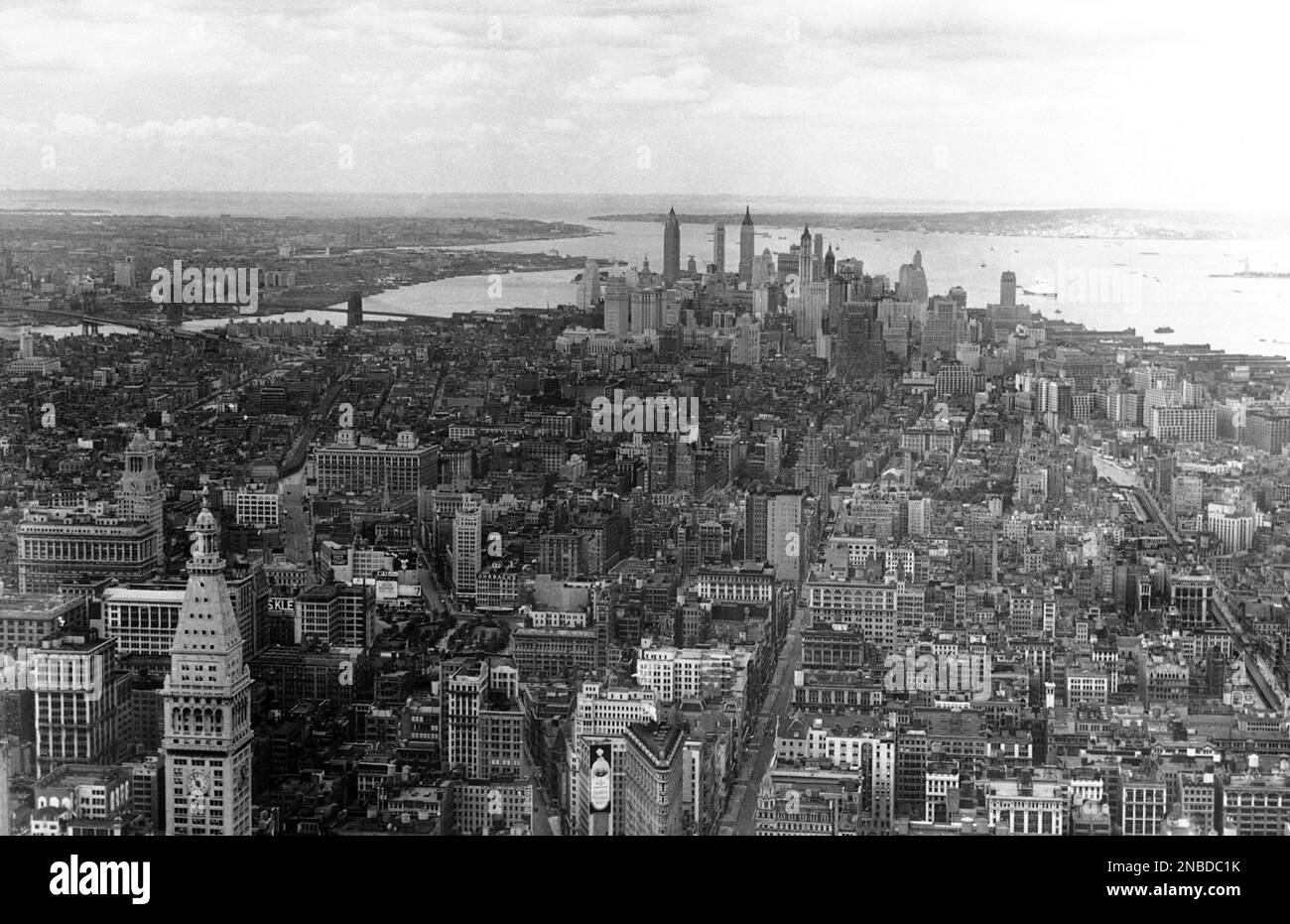A view looking southward from the Empire State Building, shows lower ...