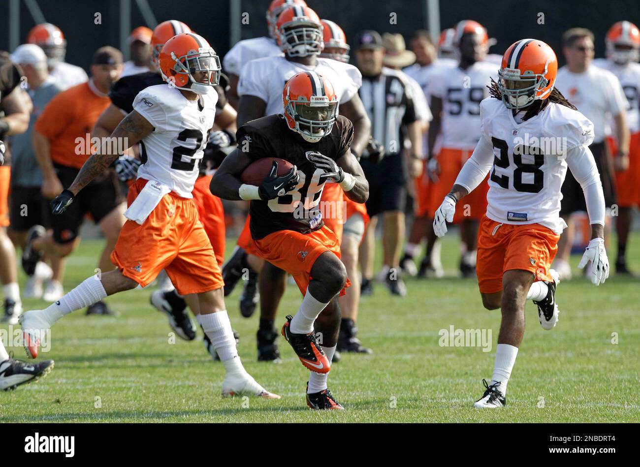 Cleveland Browns wide receiver Johnathan Haggerty, center, runs the ...