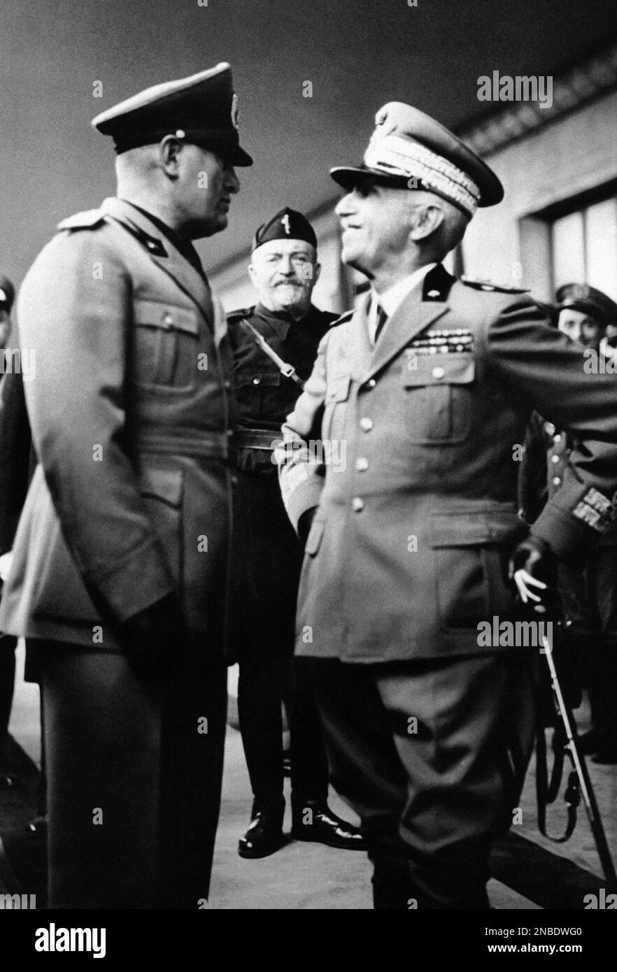 King Victor Emmanuel III of Italy meets Benito Mussolini at Florence ...