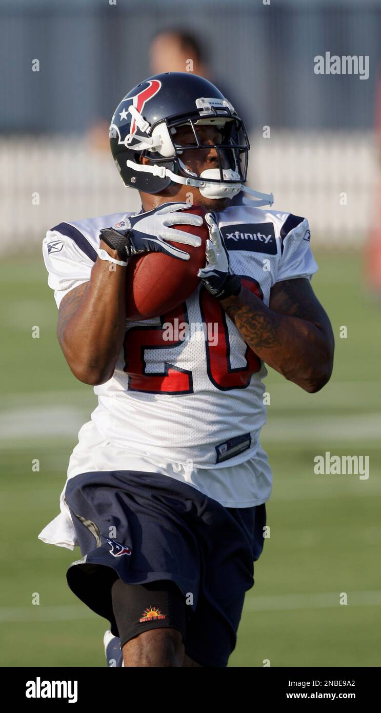 Houston Texans running back Steve Slaton (20) during the first day of ...