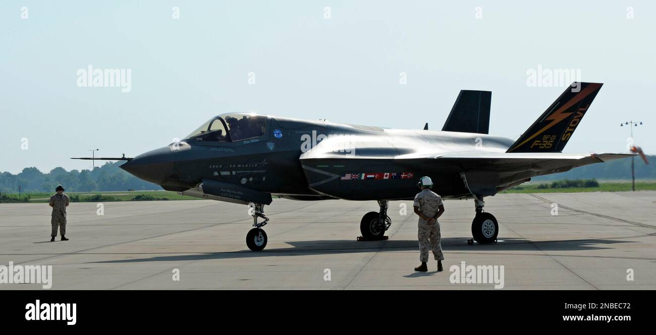 A Marine Corp F-35B Joint Strike Fighter on the runway ramp after ...