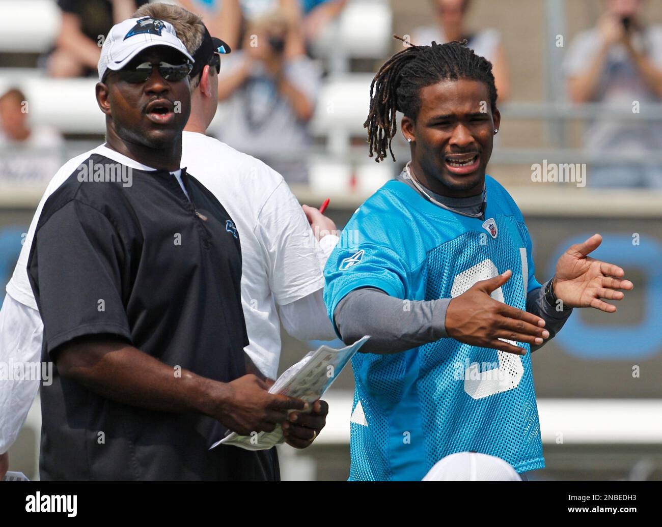 Carolina Panthers running back DeAngelo Williams, right, talks with ...