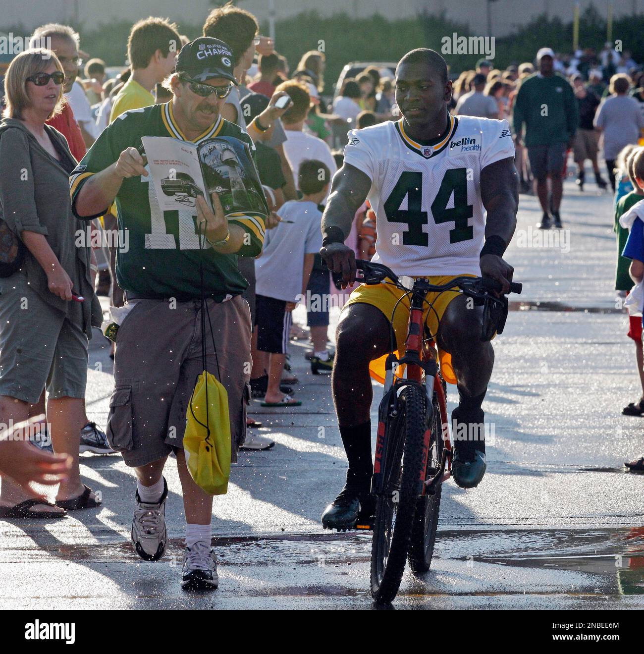 Green Bay Packers' James Starks rides to NFL football training camp ...