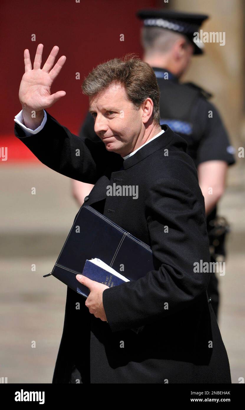 Reverend Neil Gardner, the minister who will marry Zara Phillips ...